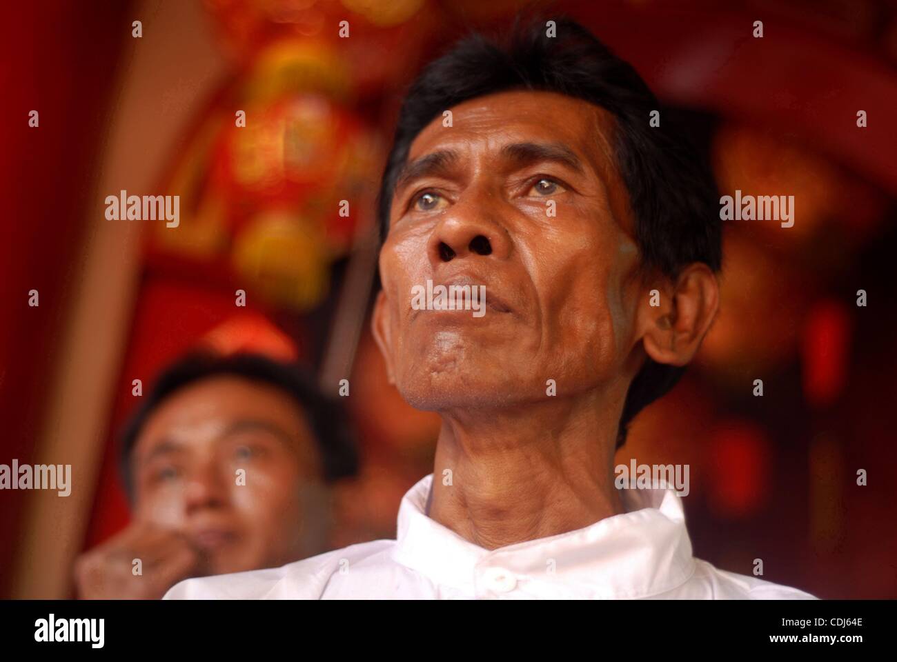 Feb 17, 2011 - Jakarta, Indonesia - Chinese-Indonesians pray during the ...