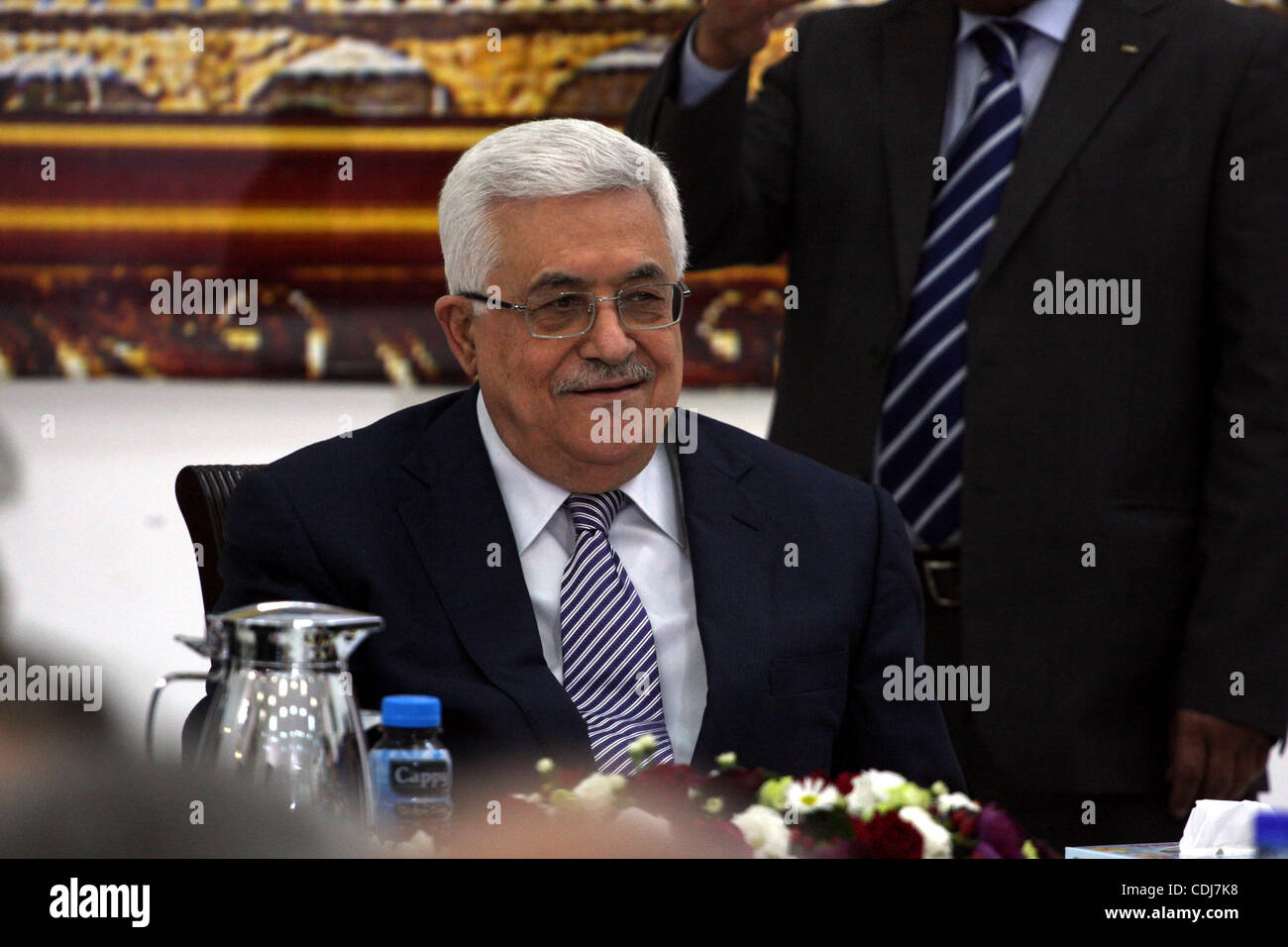Palestinian President Mahmud Abbas meets Palestinian Authority ...