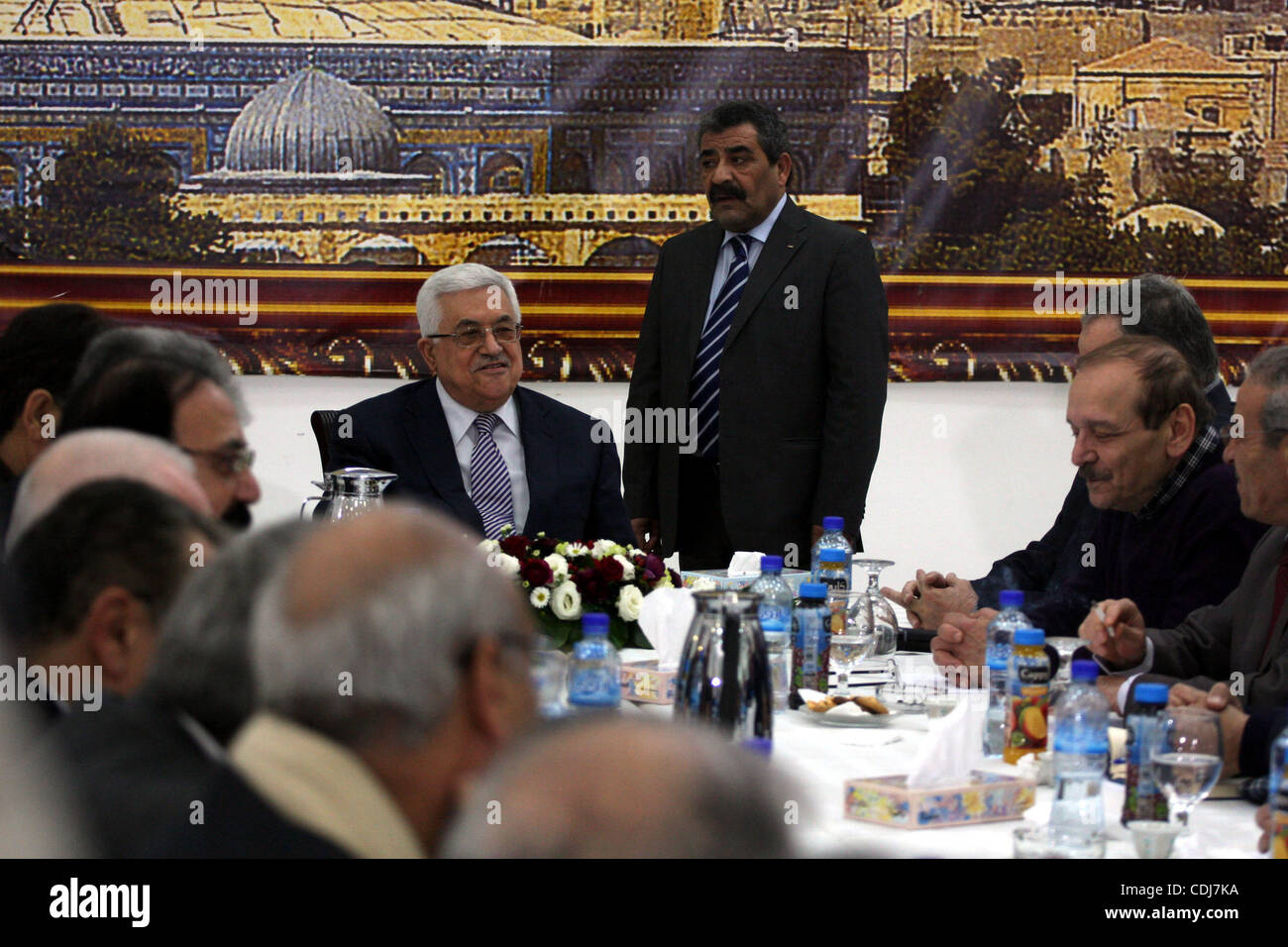 Palestinian President Mahmud Abbas meets Palestinian Authority ...