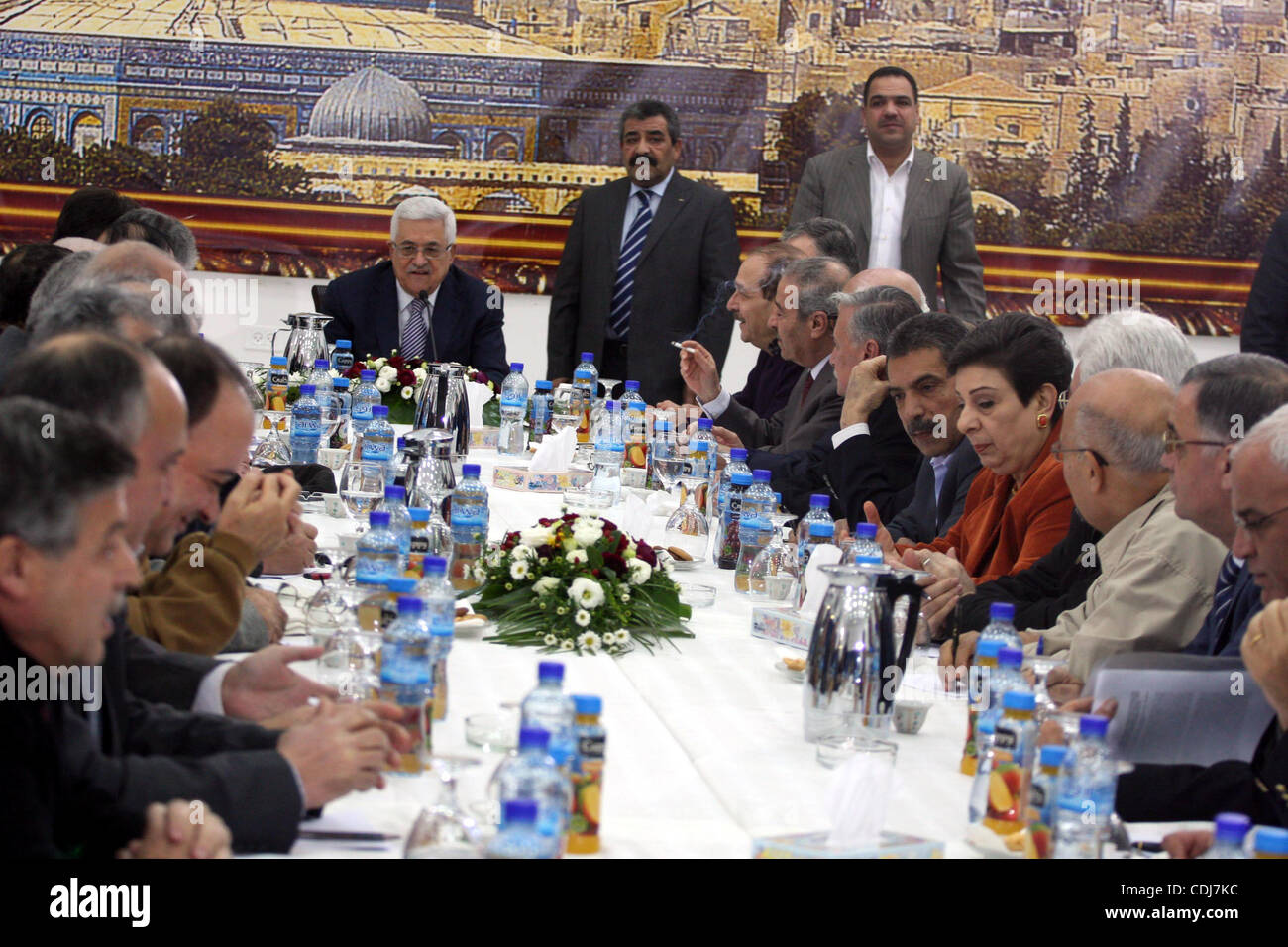 Palestinian President Mahmud Abbas meets Palestinian Authority ...