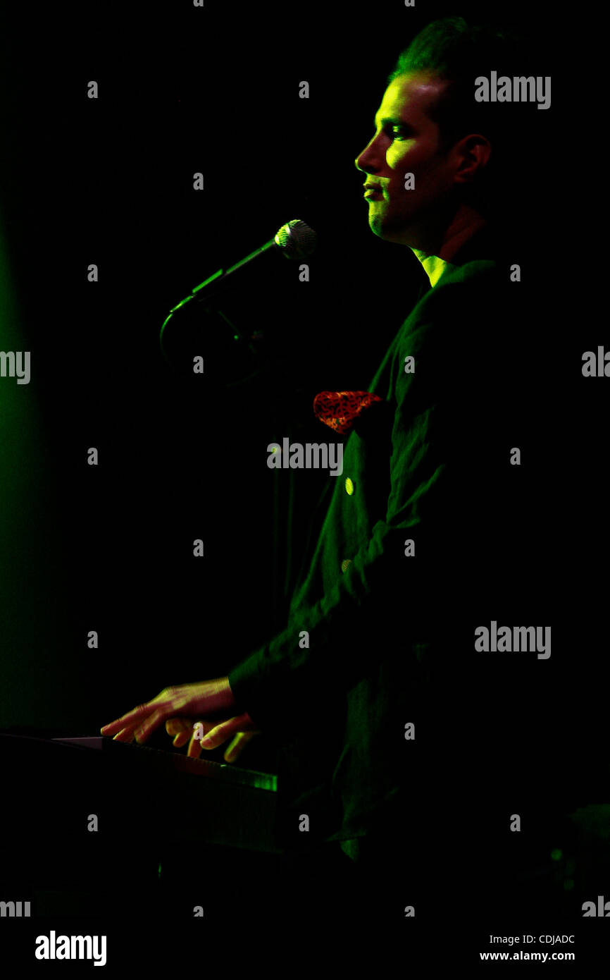 Feb 21, 2011 - New York, New York, U.S. - Singer MATT WHITE performing ...