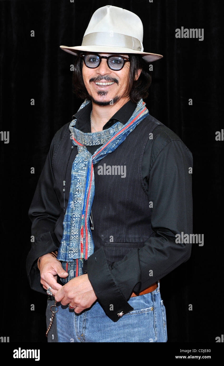 Ronnie rodriguez hi-res stock photography and images - Alamy