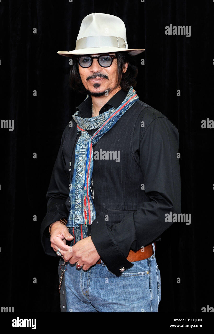 Feb. 24, 2011 - Las Vegas, Nevada, USA - Celebrity impersonator RONNIE ...