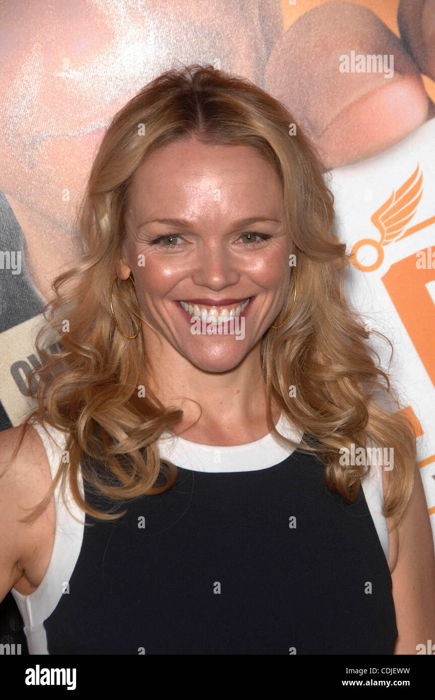 Lauren bowles hall pass premiere hi-res stock photography and images ...