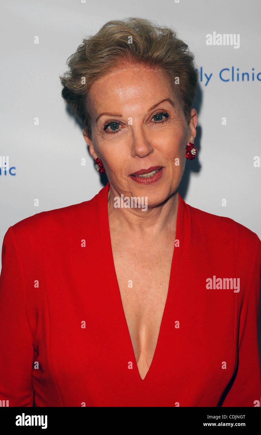 Feb. 28, 2011 - Hollywood, California, U.S. - K67086SK.Venice Family ...