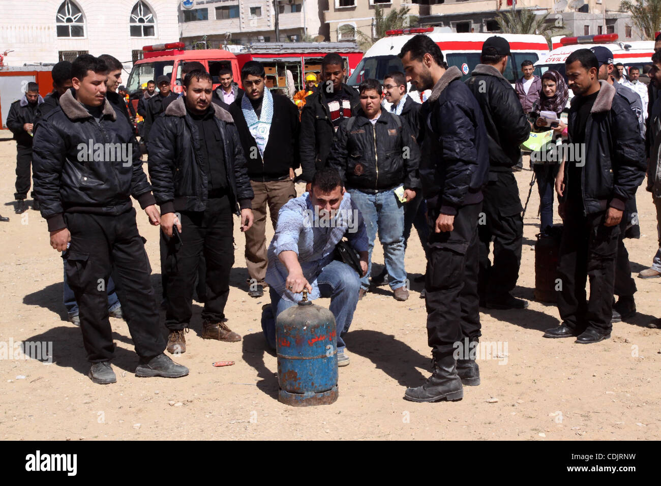 Mar 02, 2011 - Gaza City, Gaza Strip - Palestinian civil defense ...