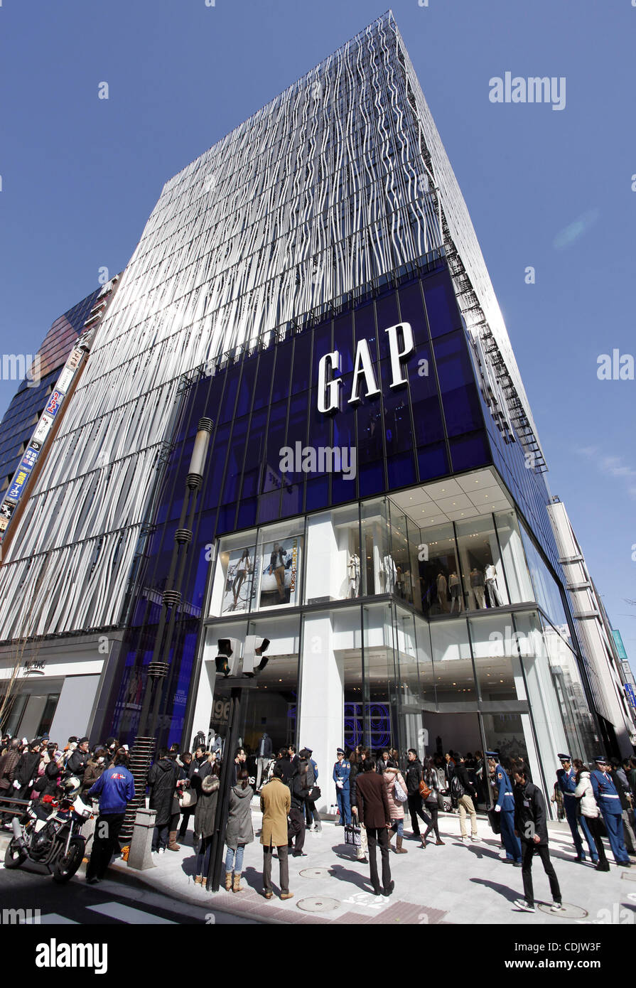 Gap flagship ginza hi-res stock photography and images - Alamy