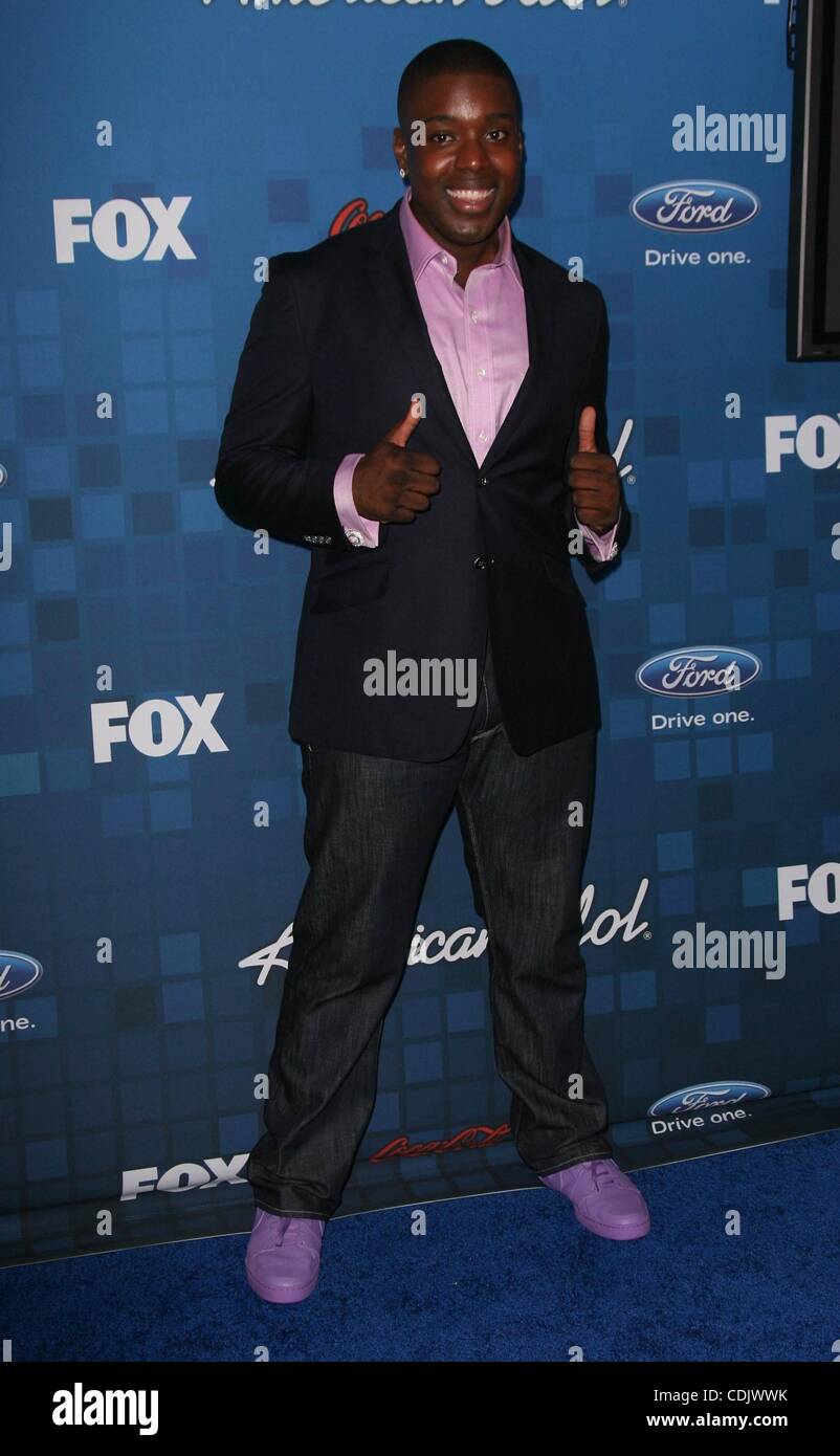 American idol season 10 top 13 finalists party hi-res stock photography ...