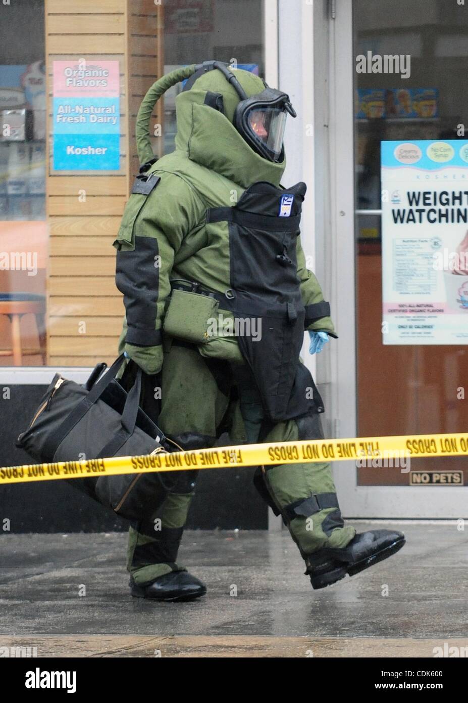 Bomb squad hi-res stock photography and images - Alamy