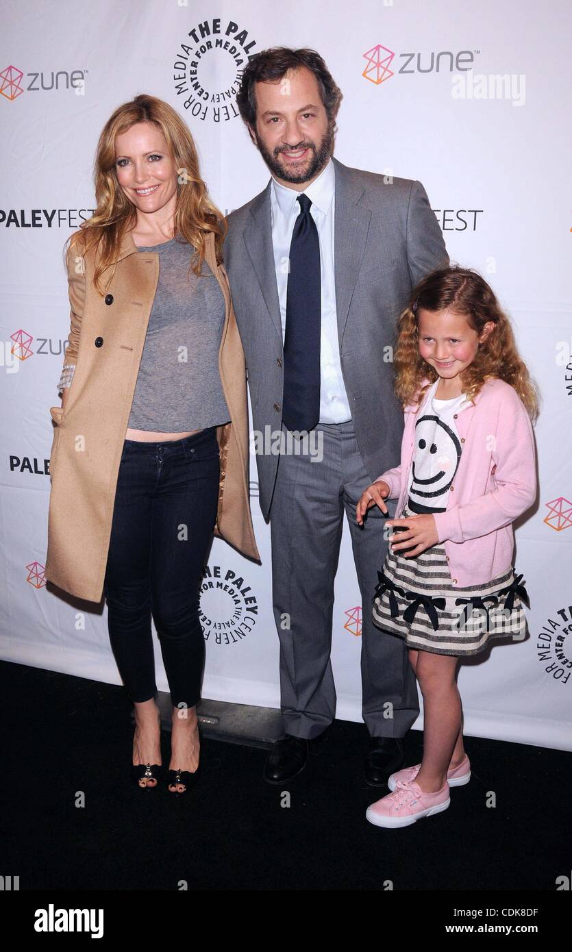 Judd apatow and wife leslie mann hi-res stock photography and images - Alamy