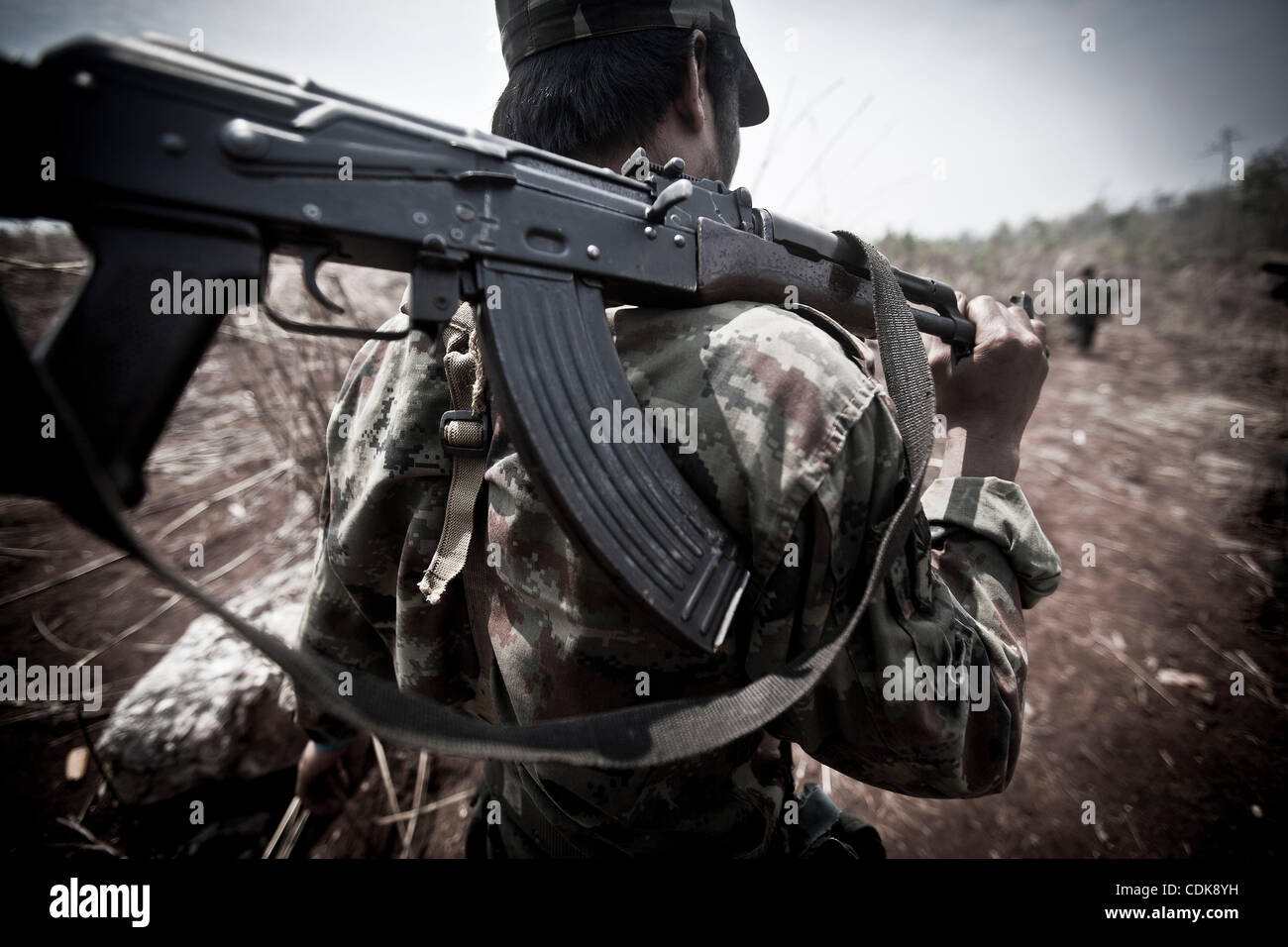 Guerrilla soldiers of Battalion 101 of the Karen rebel army KNLA doing ...