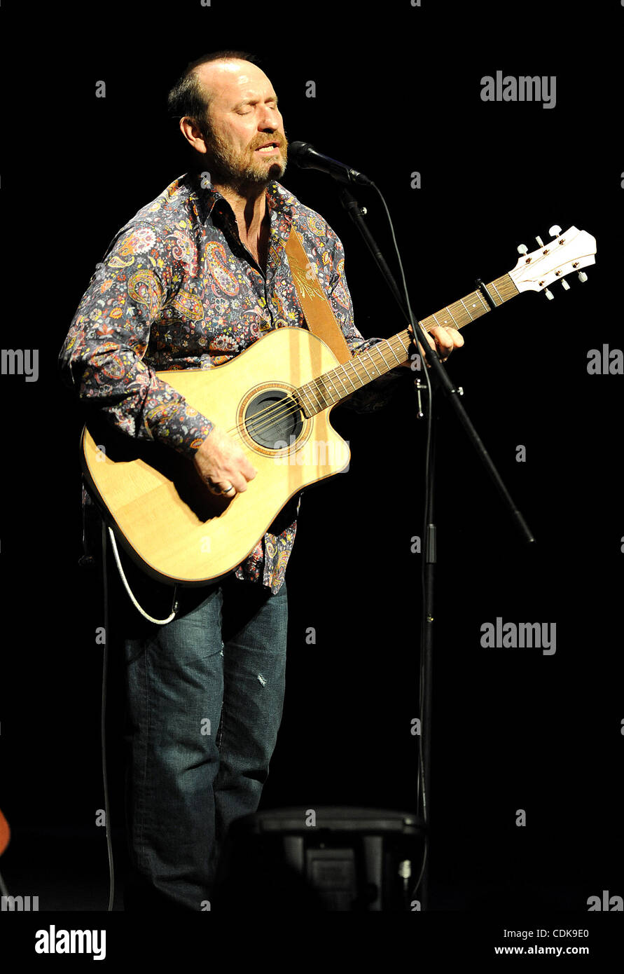 Colin hay tour hi-res stock photography and images - Alamy