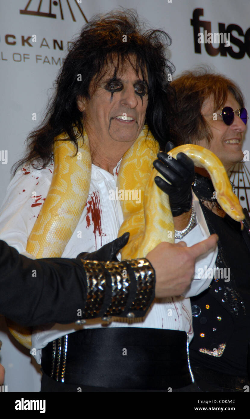 Alice cooper hall of fame hi-res stock photography and images - Alamy
