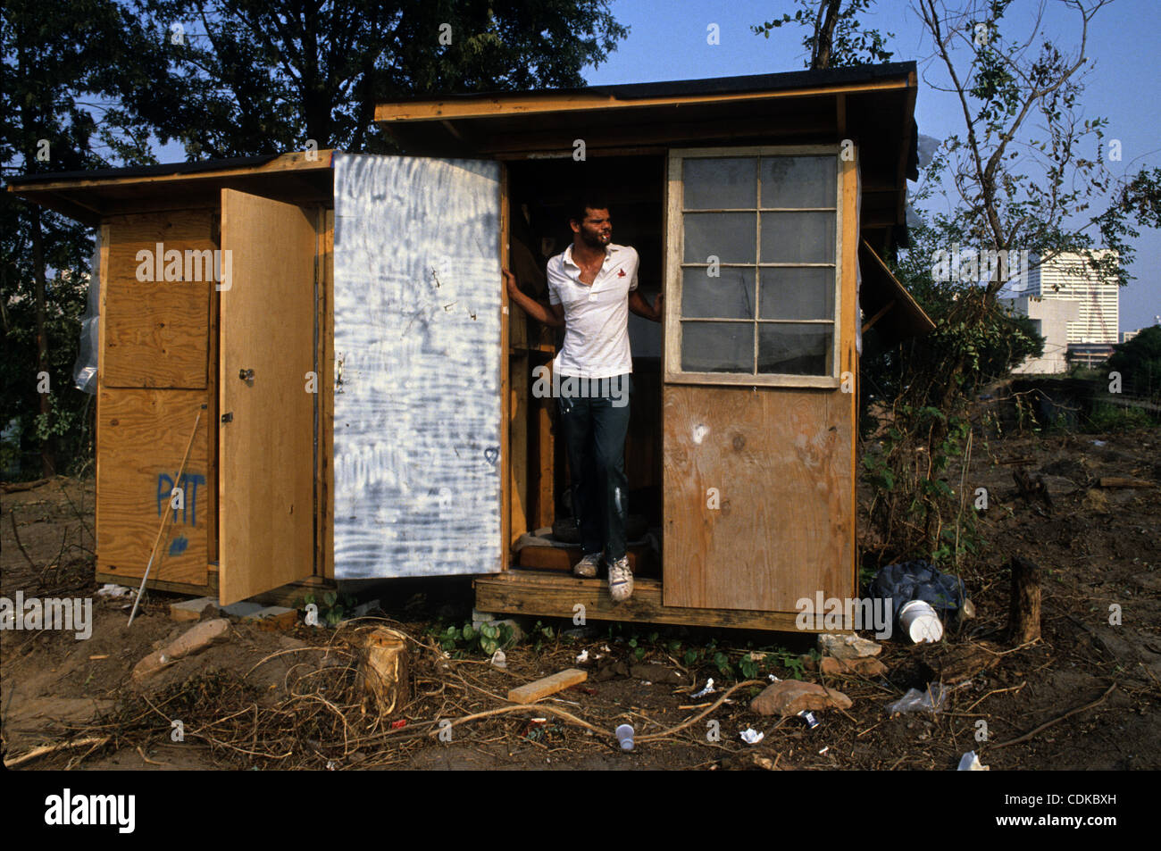 Volunteer homeless usa shelter hi-res stock photography and images - Alamy