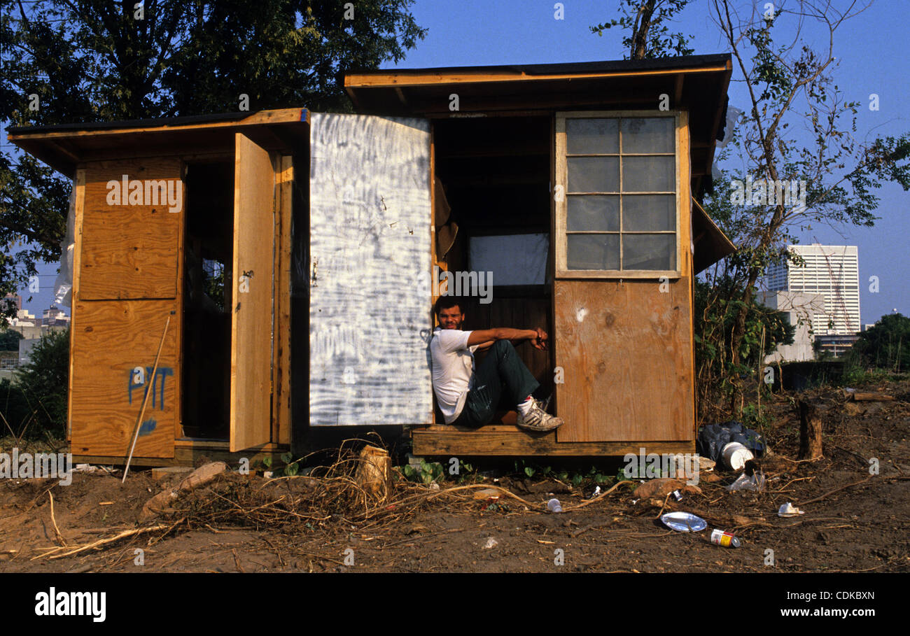 Volunteer homeless usa shelter hi-res stock photography and images - Alamy