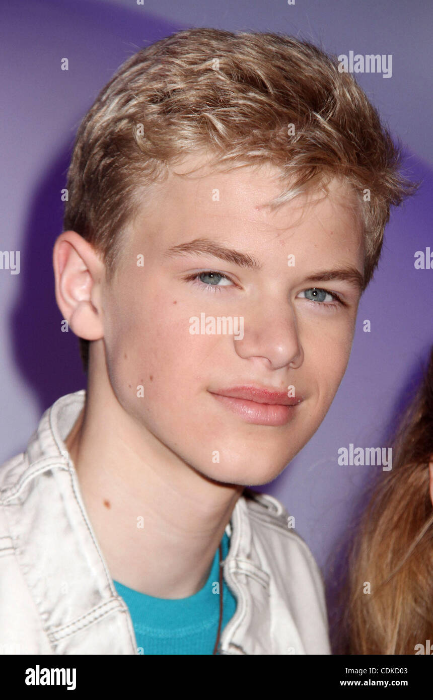 Mar. 16, 2011 - New York, New York, U.S. - Actor KENTON DUTY attends ...