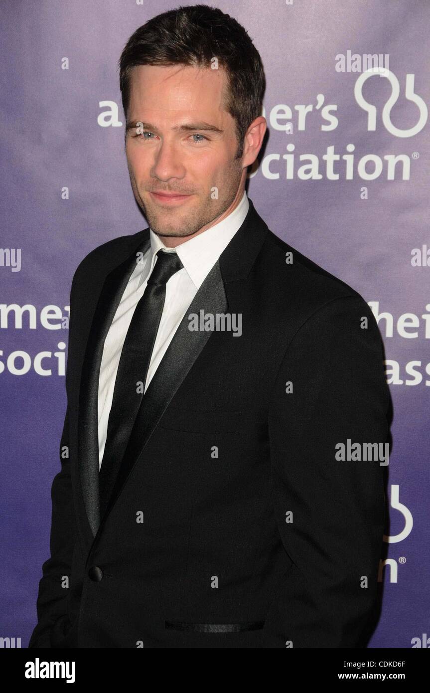 Mar. 16, 2011 - Los Angeles, California, U.S. - Luke MacFarlane ...