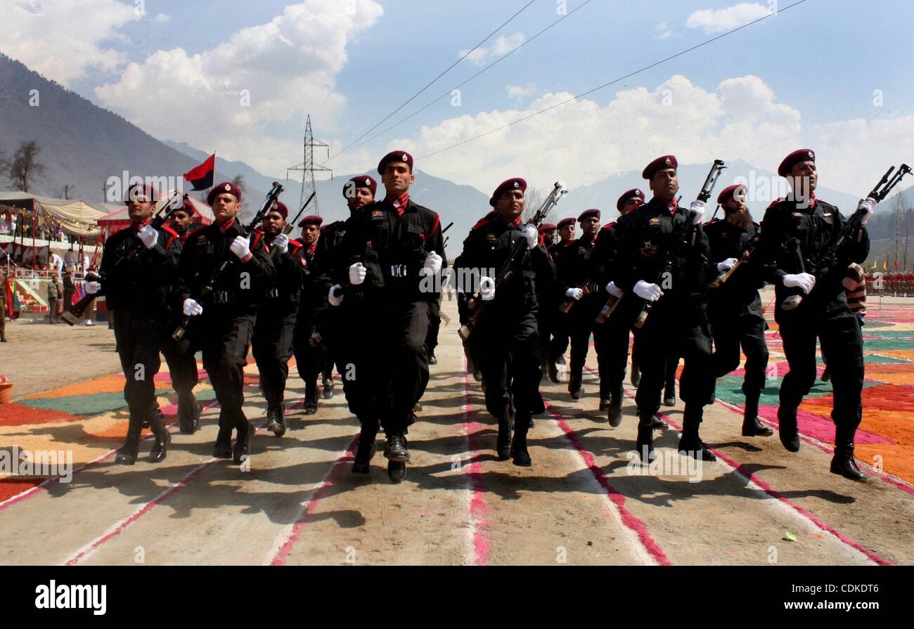 Mar 17, 2011 - Manigam, Kashmir, India - Indian police from Jammu and ...