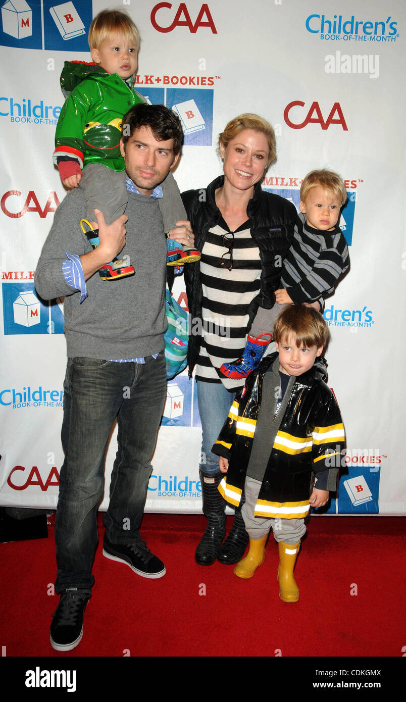 Julie Bowen Family