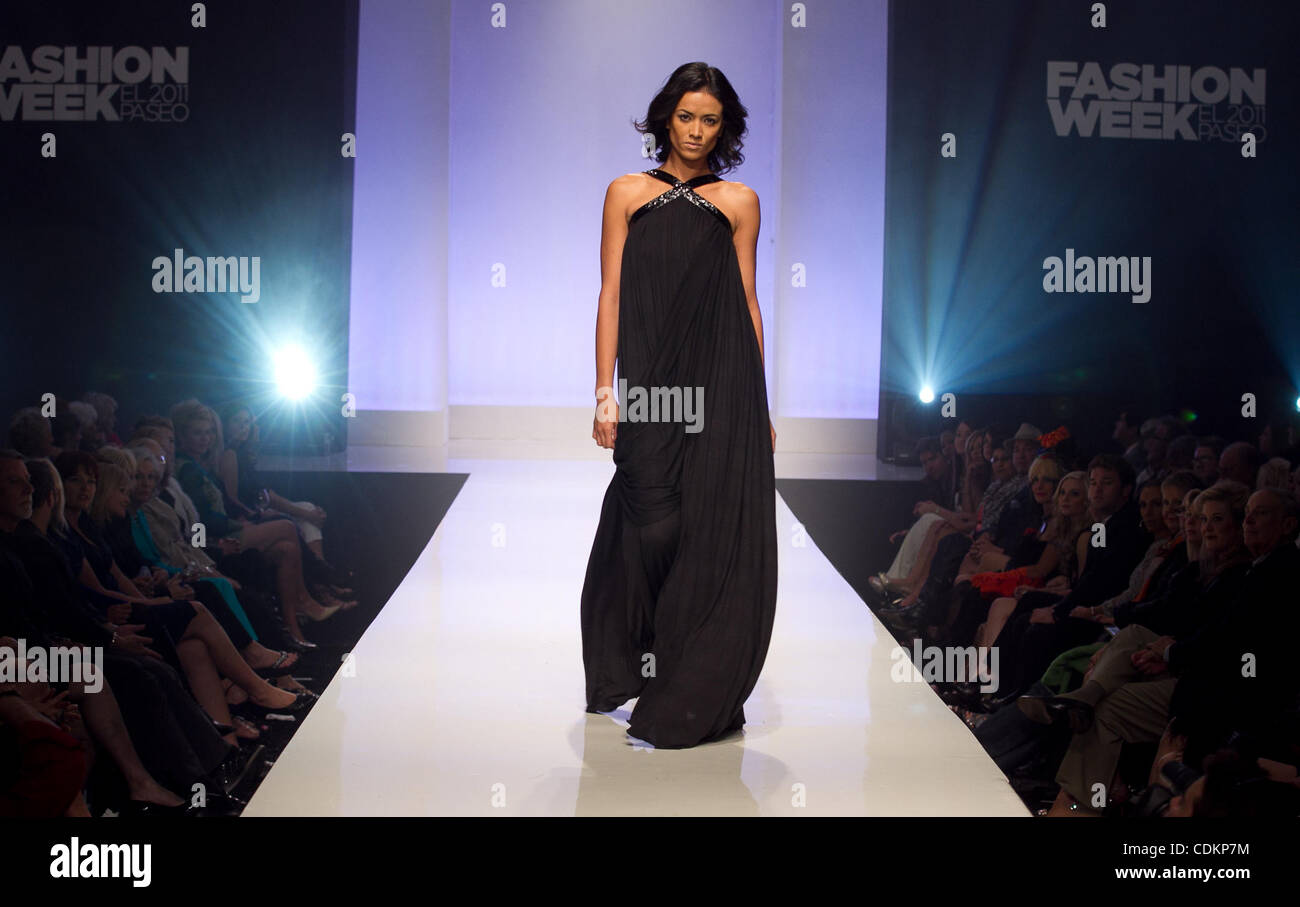Michael costello project runway hi-res stock photography and images - Alamy