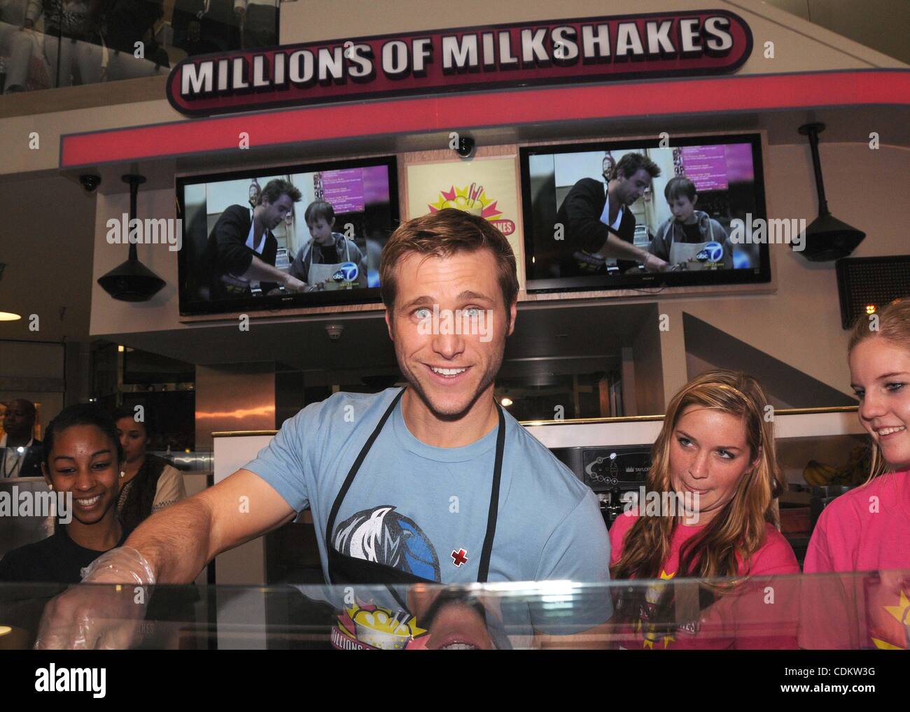 Mar. 26, 2011 - Hollywood, California, U.S. - Jake Pavelka creates his ...