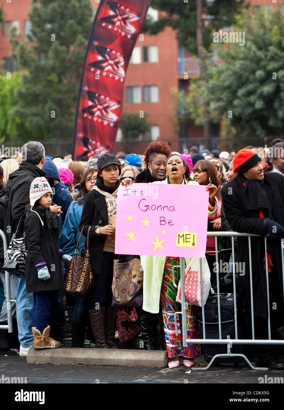 Mar. 27, 2011 - Los Angeles, California, USA - Wannabe stars wait for ...