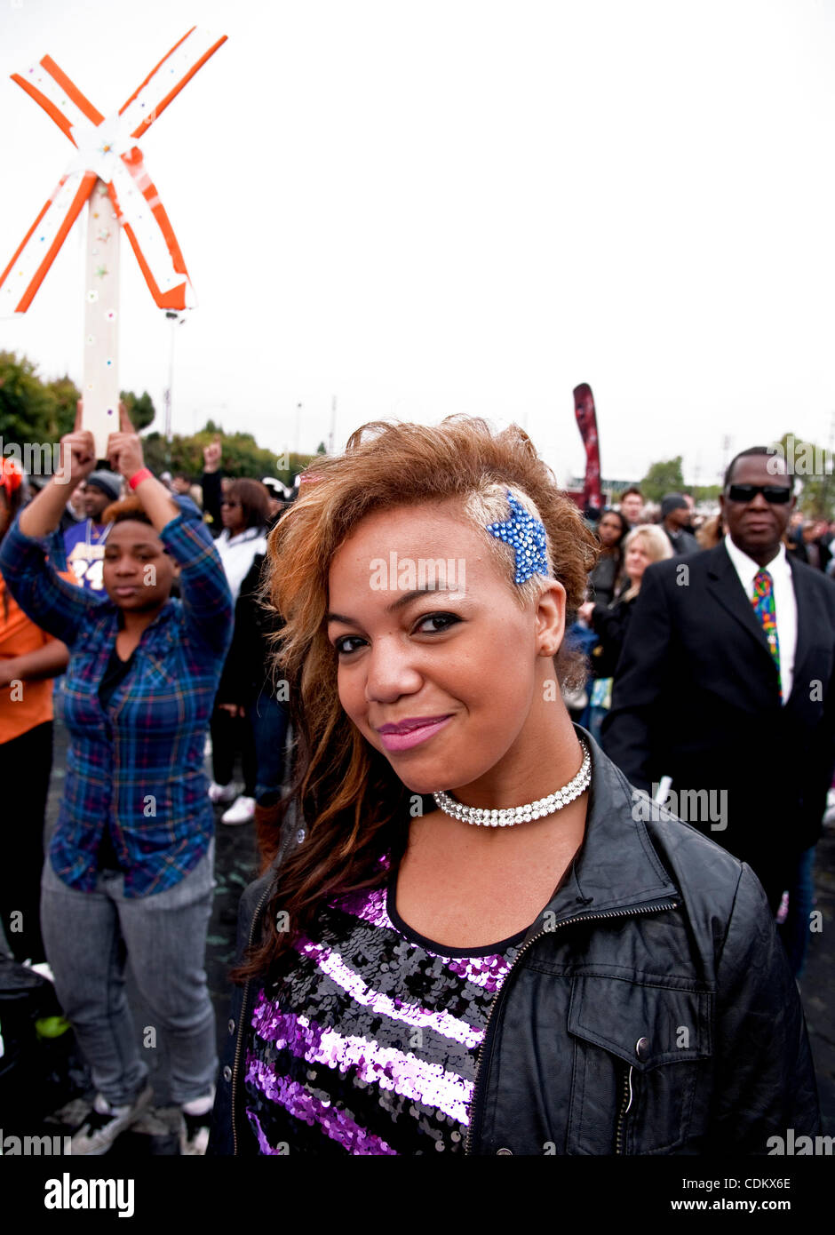 Mar. 27, 2011 - Los Angeles, California, USA - Wannabe stars wait for ...
