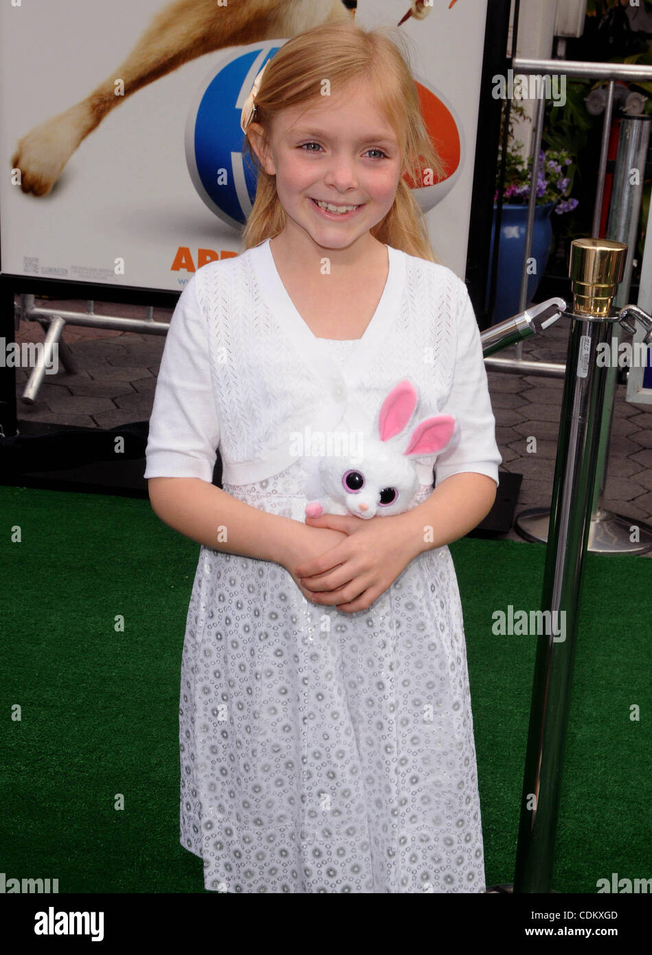 Mar. 27, 2011 - Los Angeles, California, U.S. - Elsie Fisher Attending ...