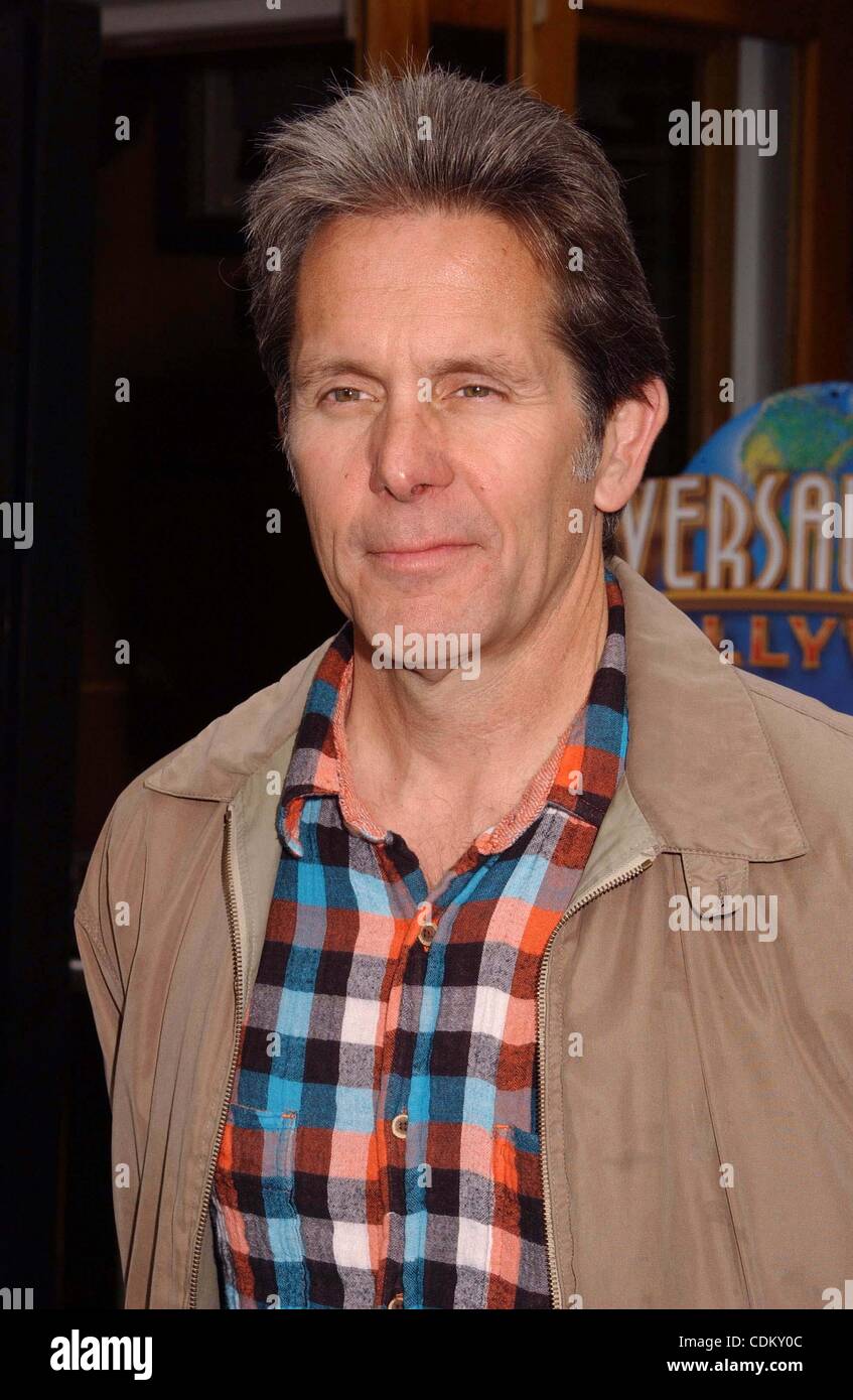 Mar. 27, 2011 - Hollywood, California, U.S. - GARY COLE.The Universal ...