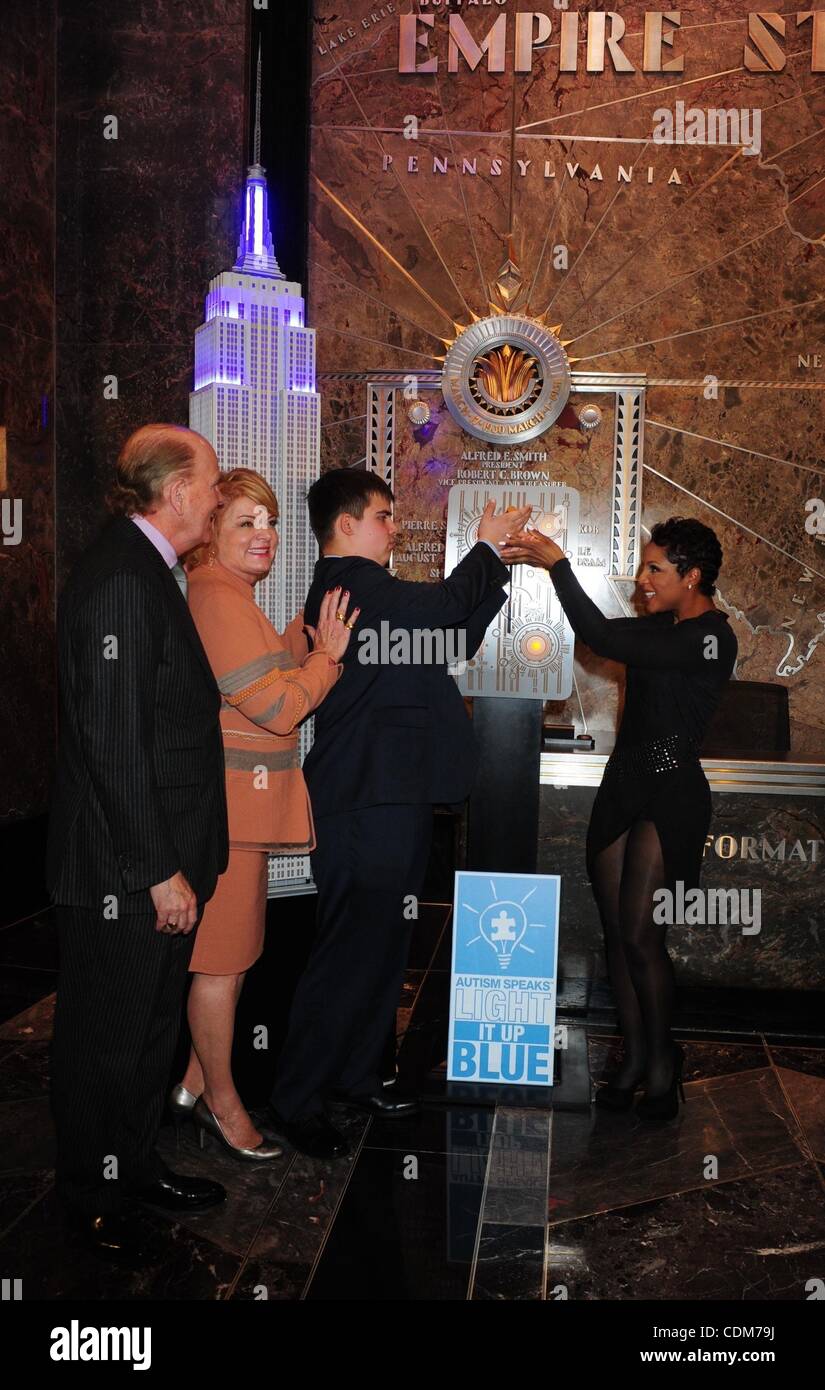 Apr. 1, 2011 - Manhattan, New York, U.S. - TONI BRAXTON, six-time ...