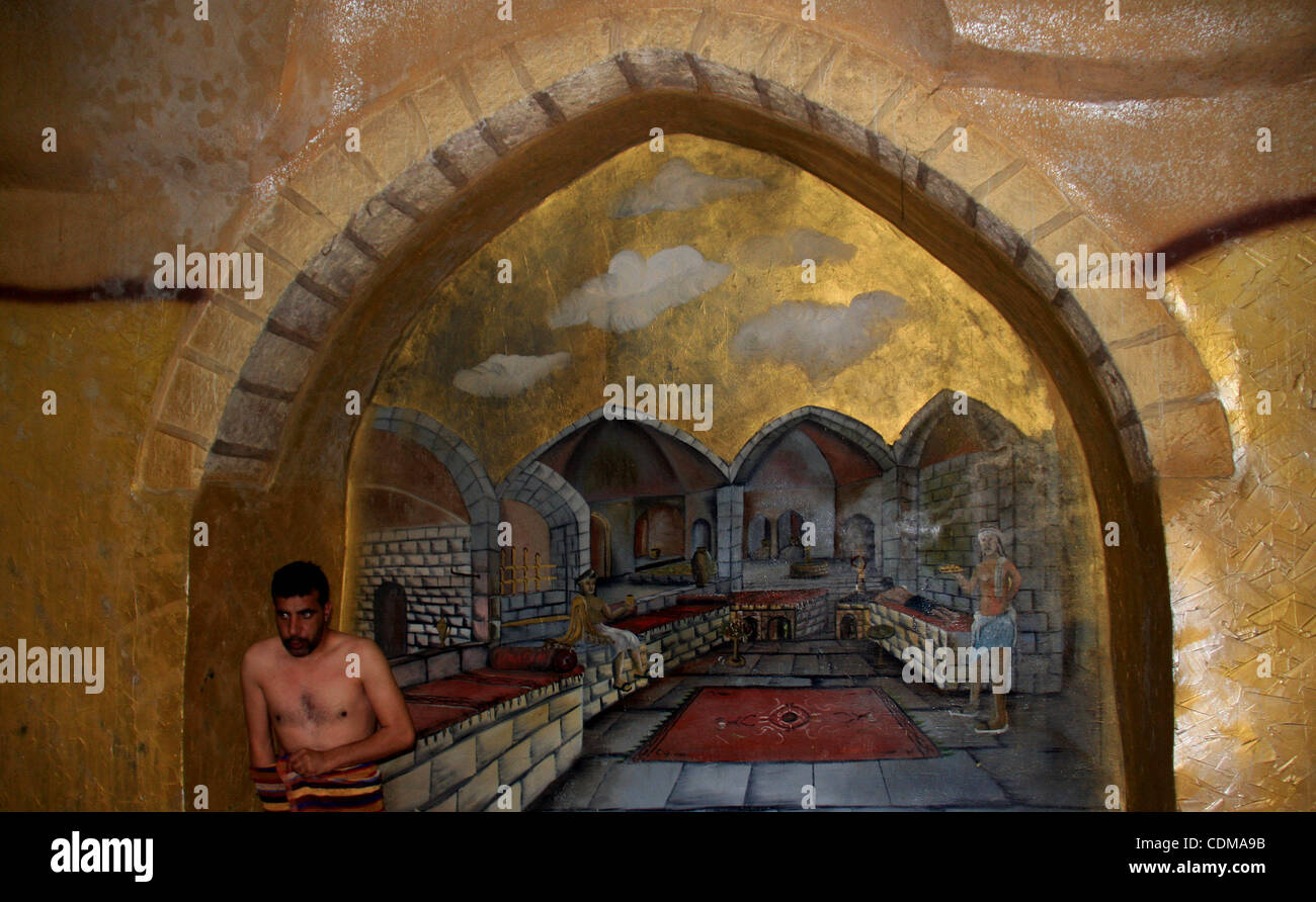 Palestinians enjoy steam bath at the 400-year-old traditional Turkish ...