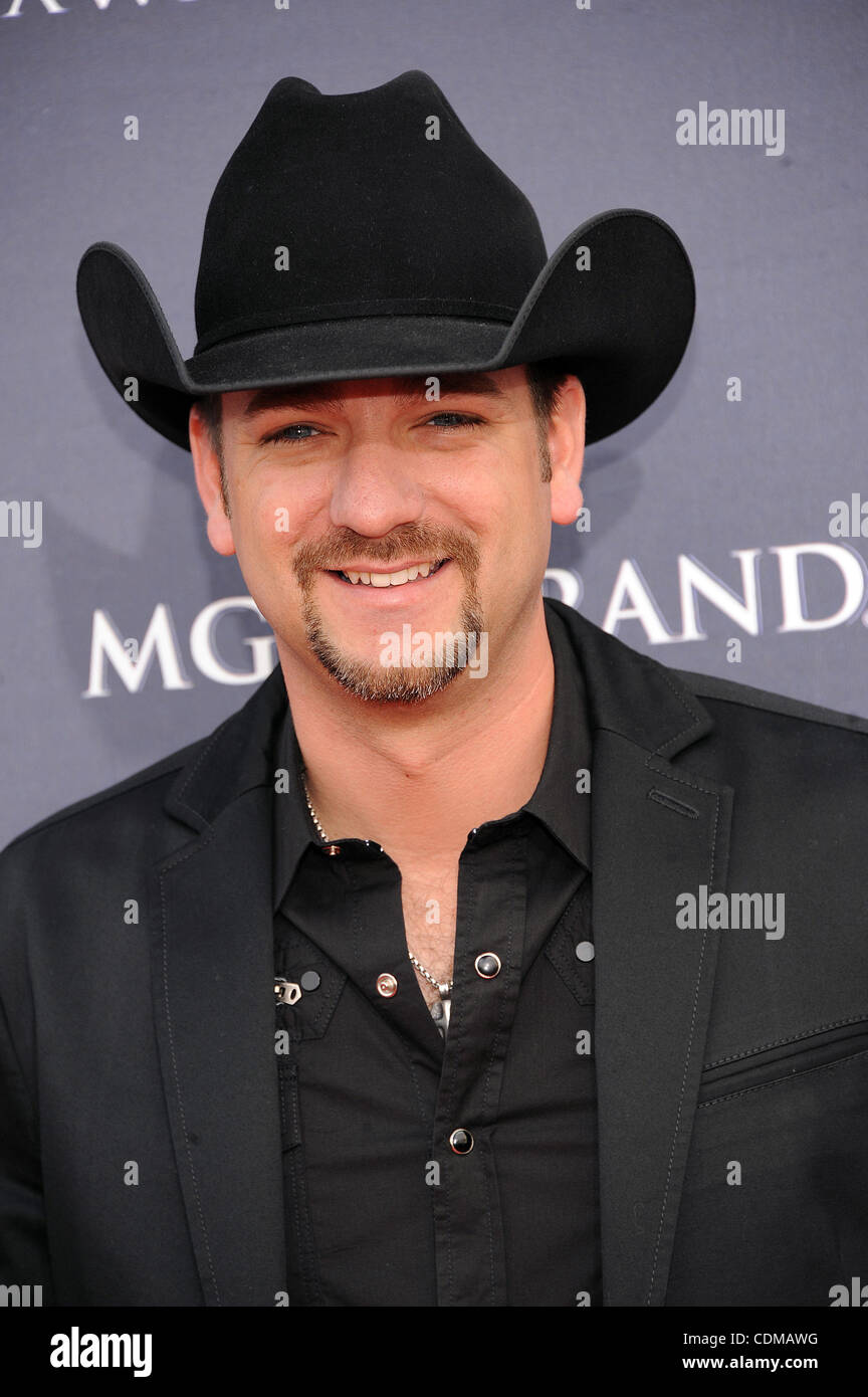 Country music singer craig campbell hi-res stock photography and images ...