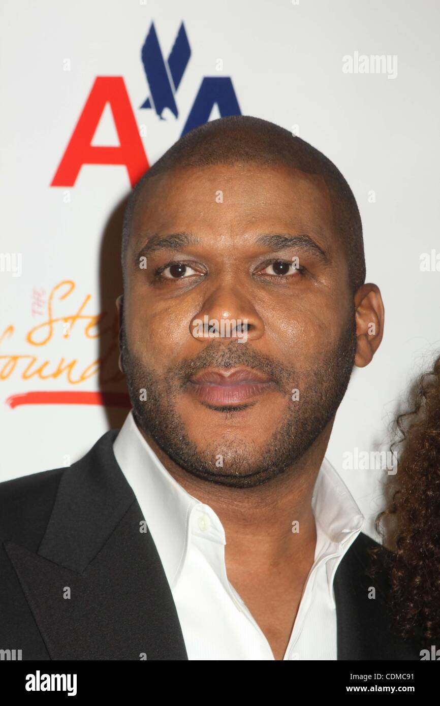 Tyler perry foundation hi-res stock photography and images - Alamy