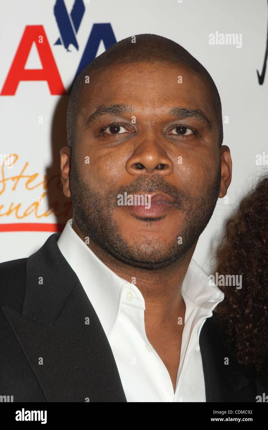 Tyler perry foundation hi-res stock photography and images - Alamy