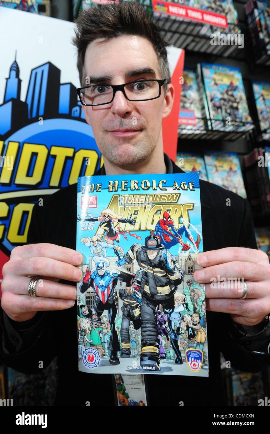 Captain america comic book hi-res stock photography and images - Alamy