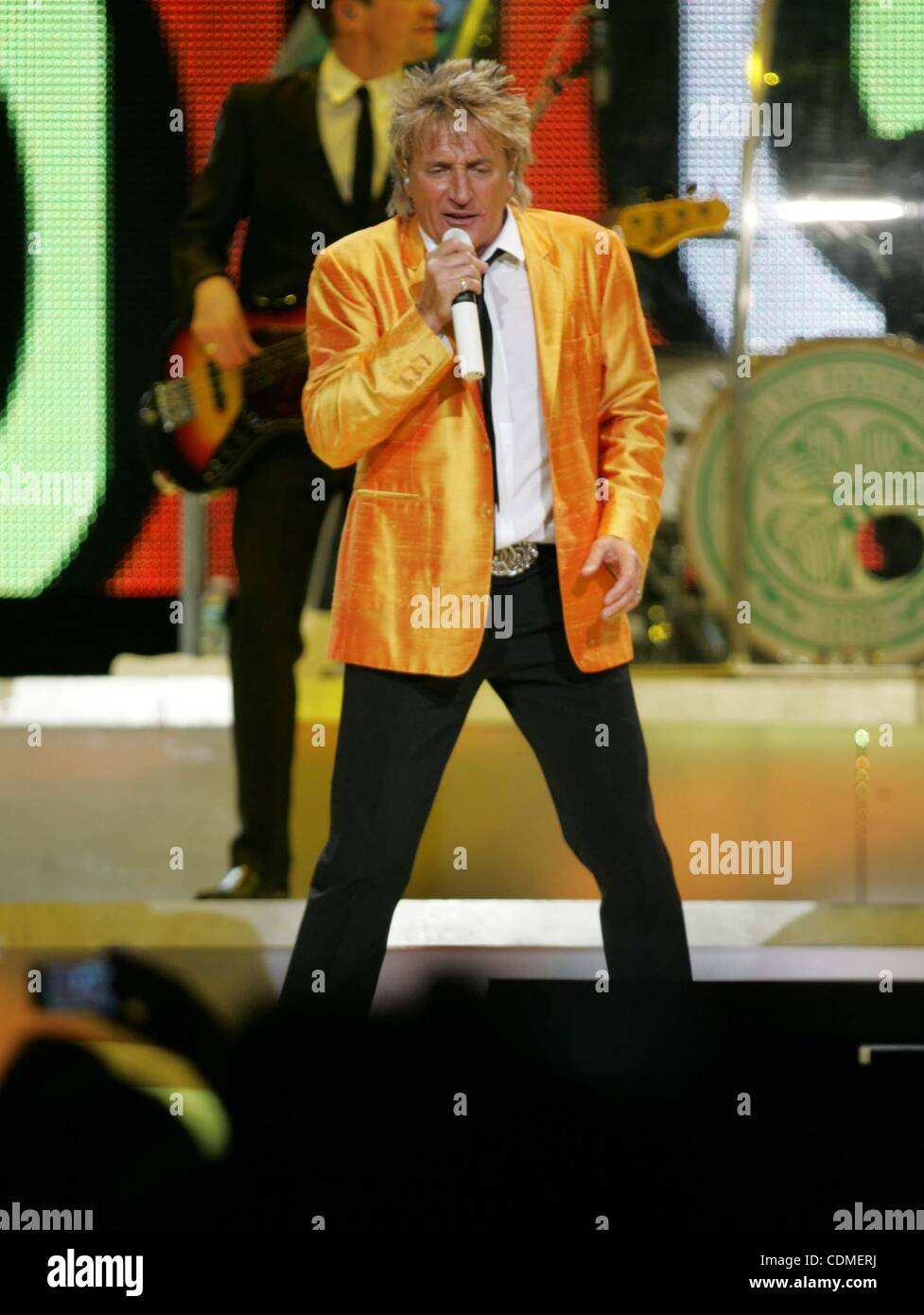 Apr. 6, 2011 - New York, New York, U.S. - ROD STEWART performs in ...