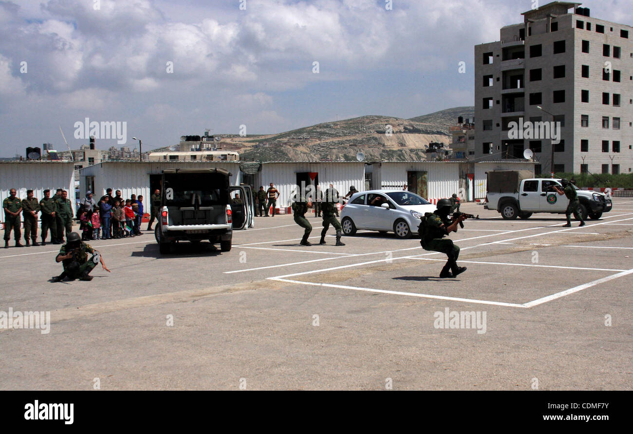 Palestinian police officers loyal to Palestinian President Mahmoud ...