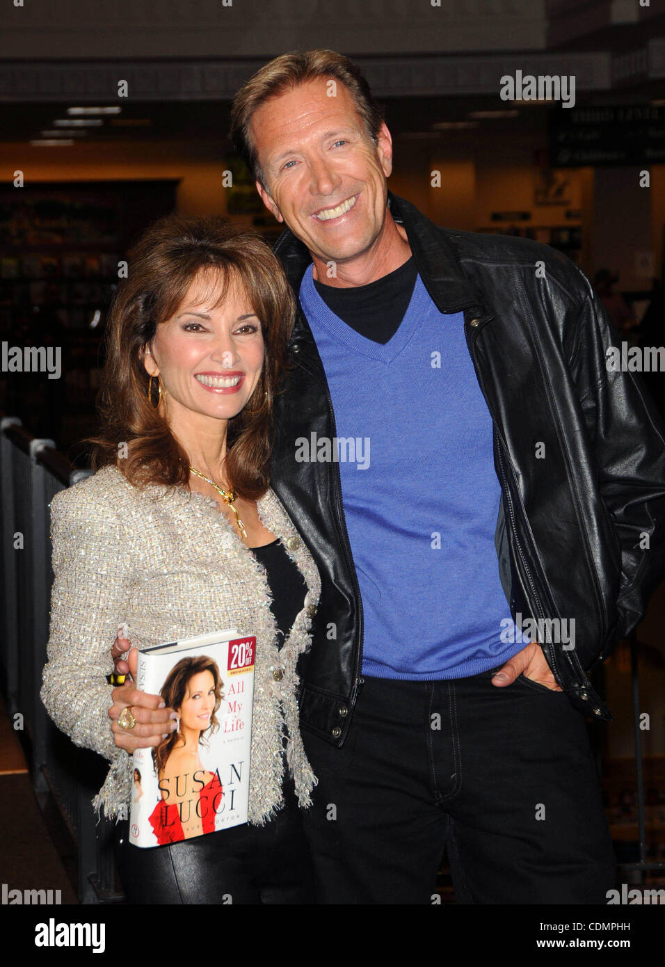 Apr. 12, 2011 - Los Angeles, California, U.S. - Susan Lucci, Walt ...