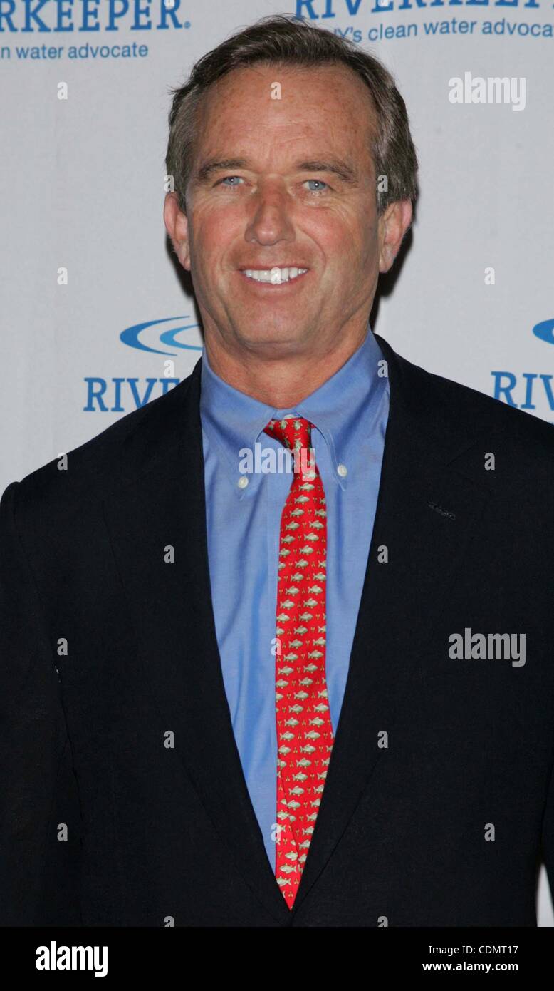 Apr. 13, 2011 - New York, New York, U.S. - BOBBY KENNEDY JR. arrives ...