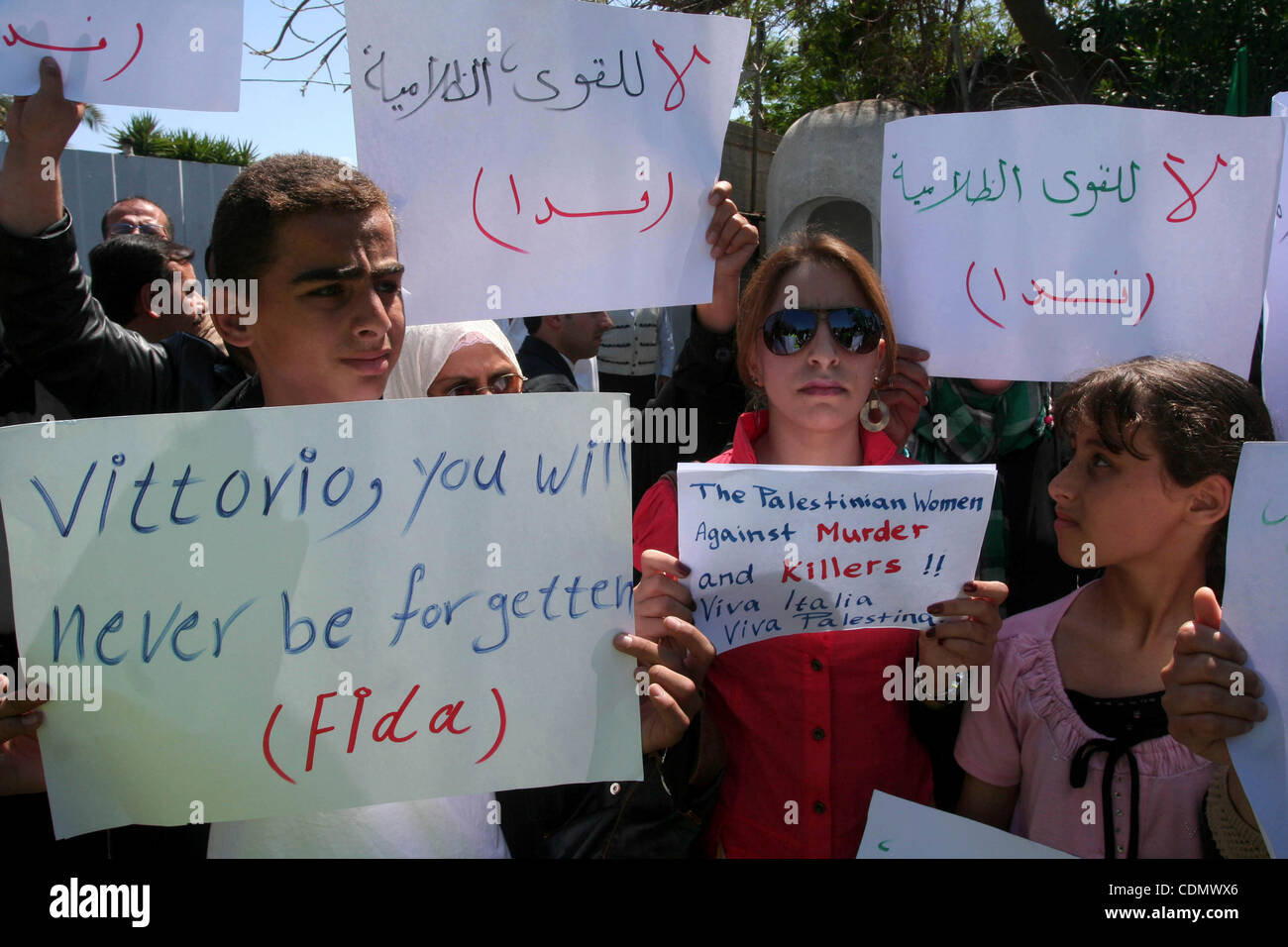 Apr. 15, 2011 - Gaza City, Gaza Strip - Palestinians protest the ...