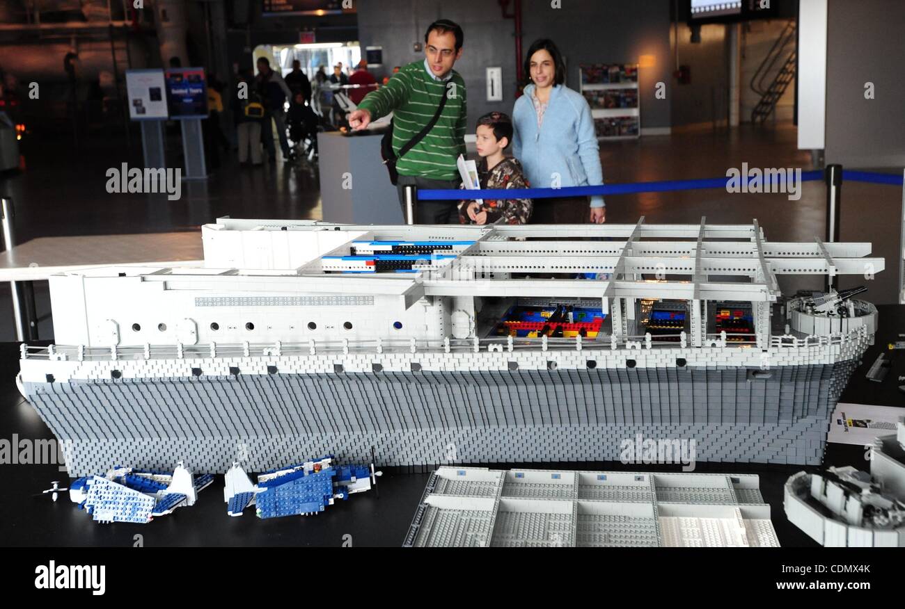 Apr. 15, 2011 - Manhattan, New York, U.S. - Artist ED DIMENT of ...