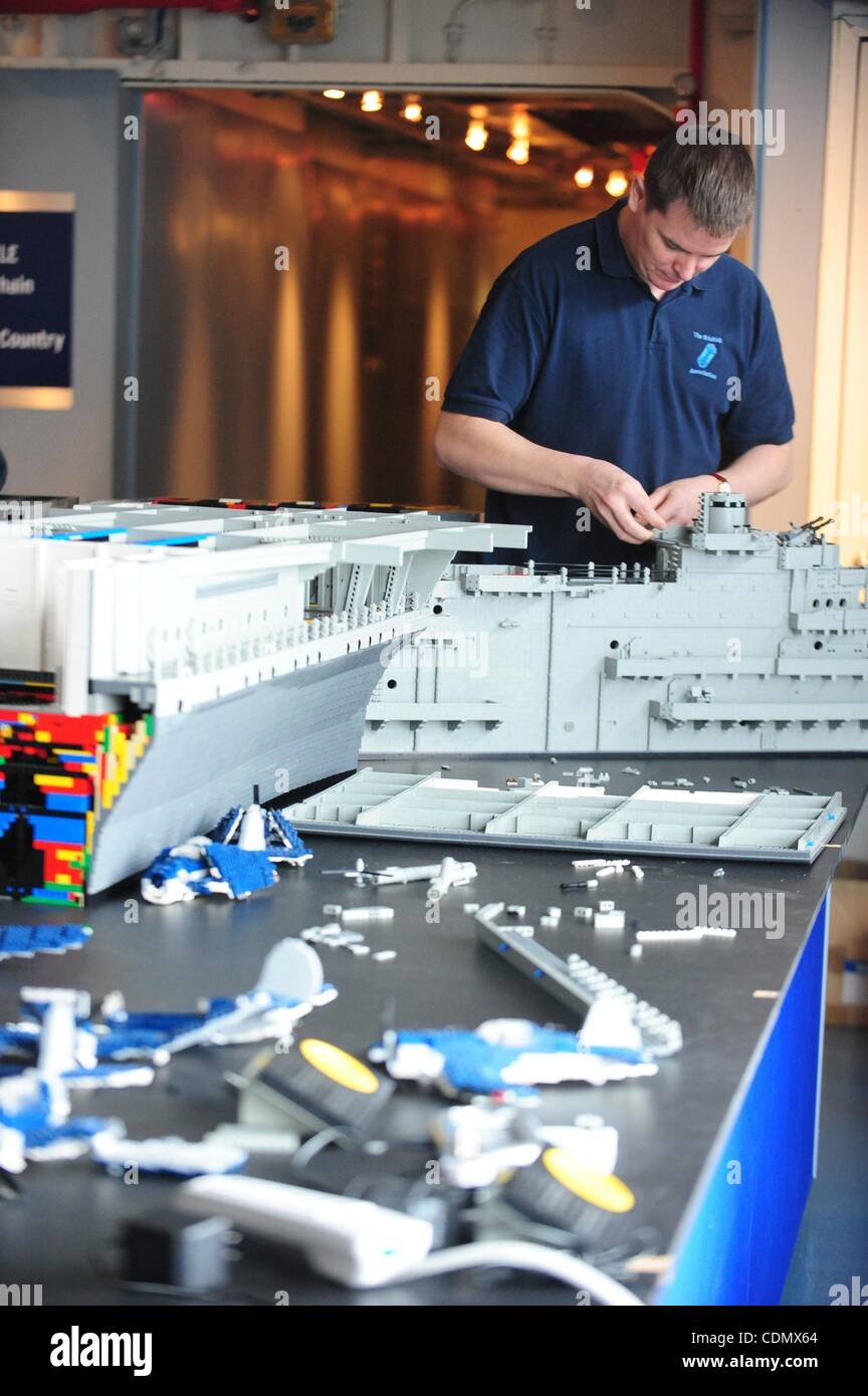 Apr. 15, 2011 - Manhattan, New York, U.S. - Artist ED DIMENT of ...