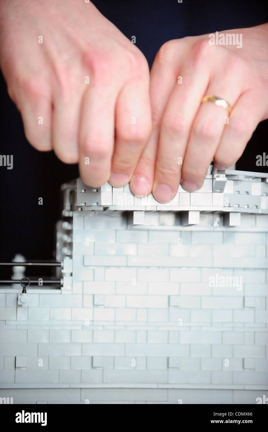 Apr. 15, 2011 - Manhattan, New York, U.S. - Artist ED DIMENT of ...