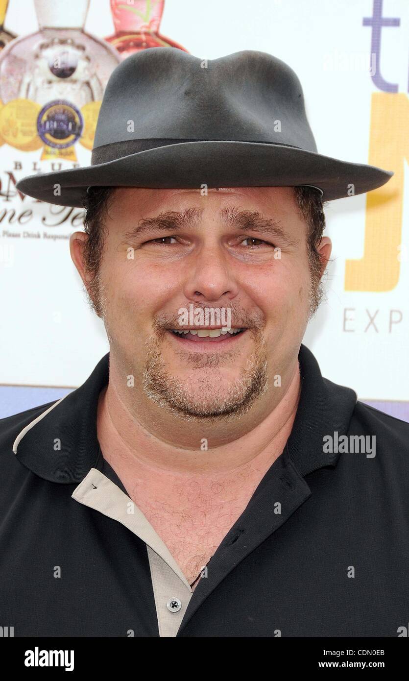 Jeremy Ratchford's Instagram, Twitter & Facebook on IDCrawl