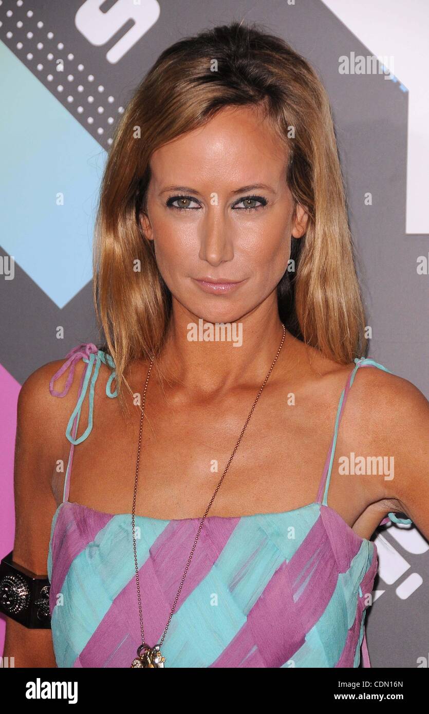 Lady victoria scott hi-res stock photography and images - Alamy