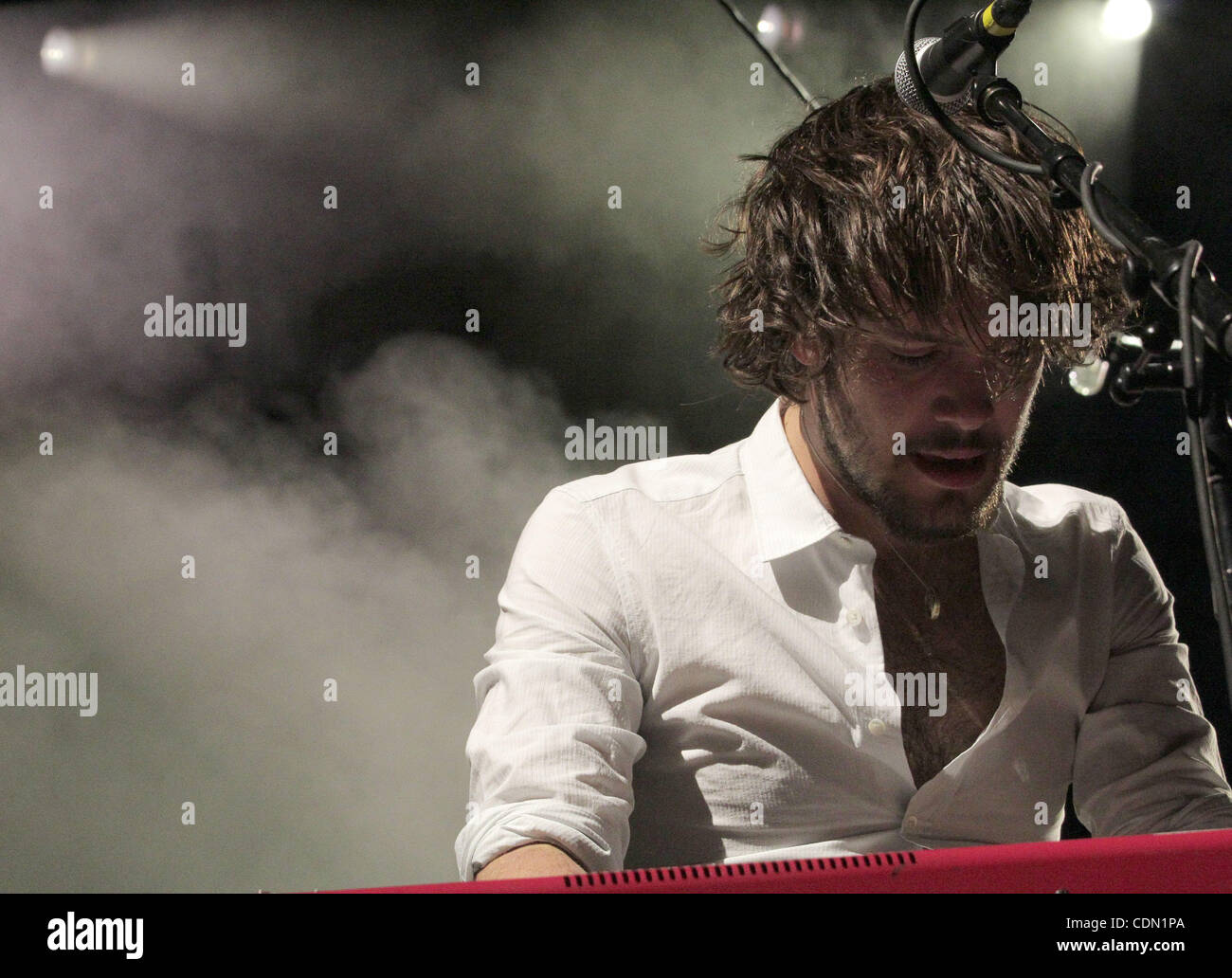Ben lovett mumford sons performs hi-res stock photography and images ...