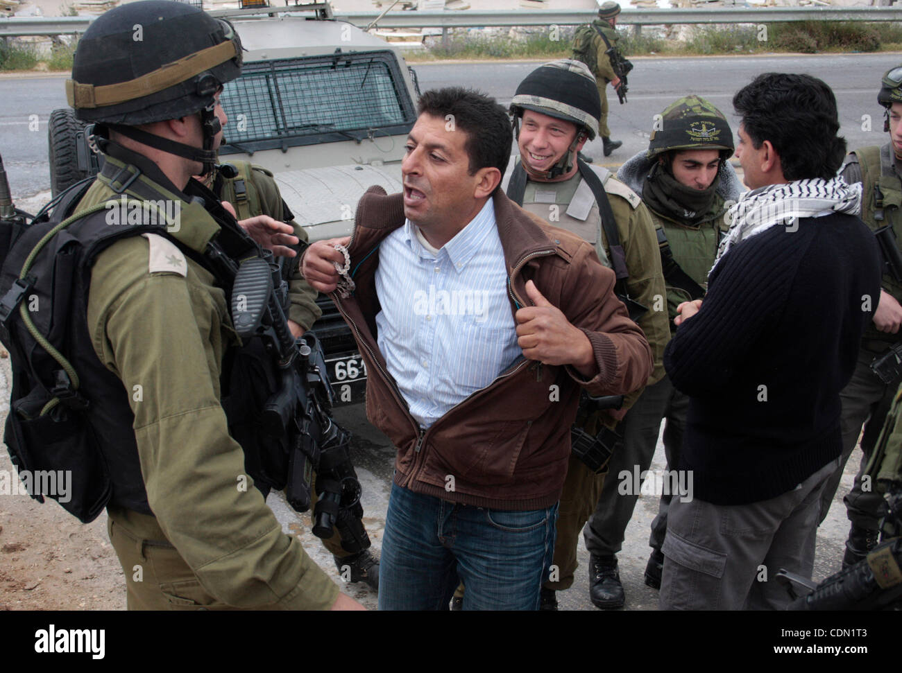 Soldier argue hi-res stock photography and images - Alamy