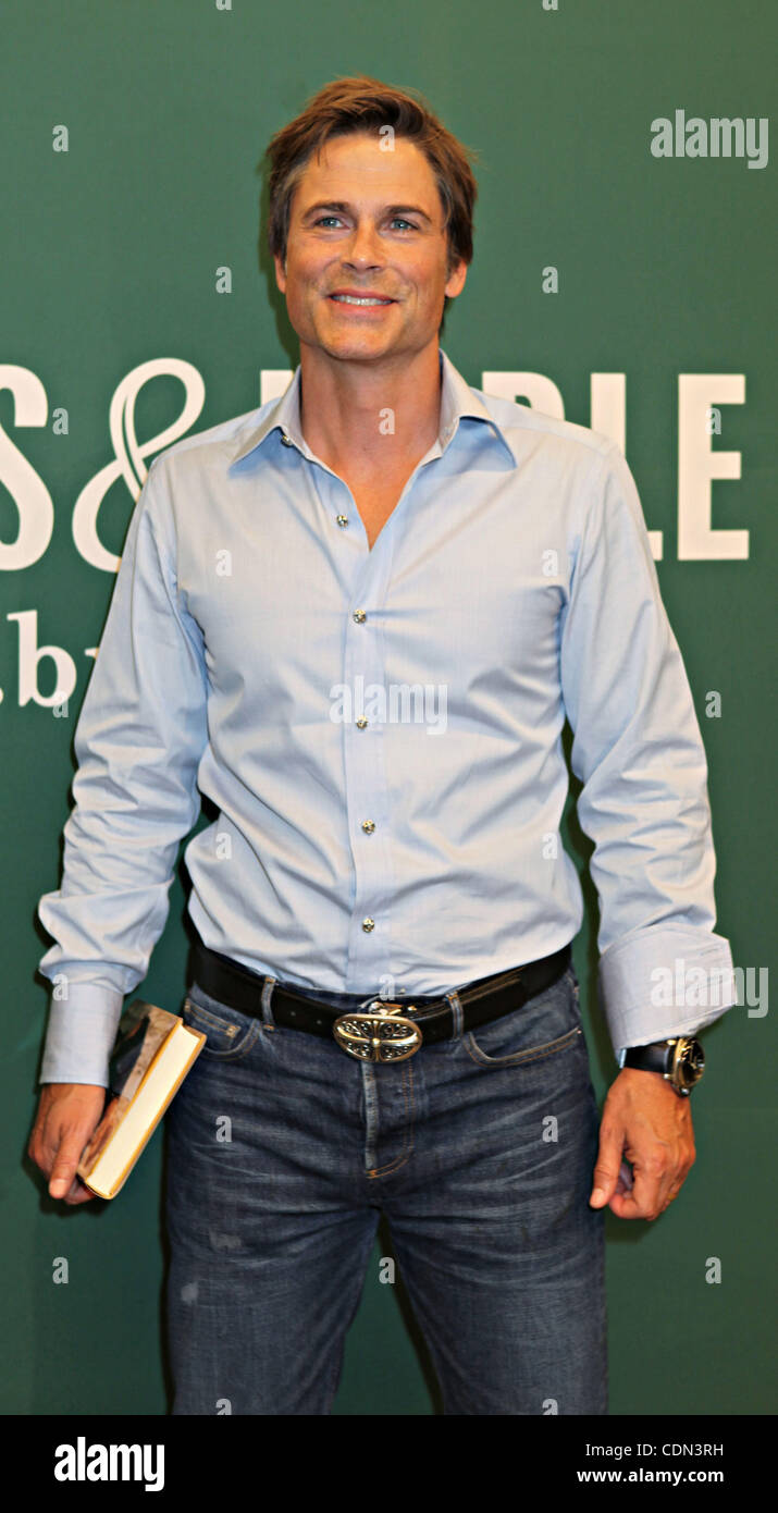 Apr 29, 2011 - Los Angeles , California, USA - ROB LOWE attends the ...