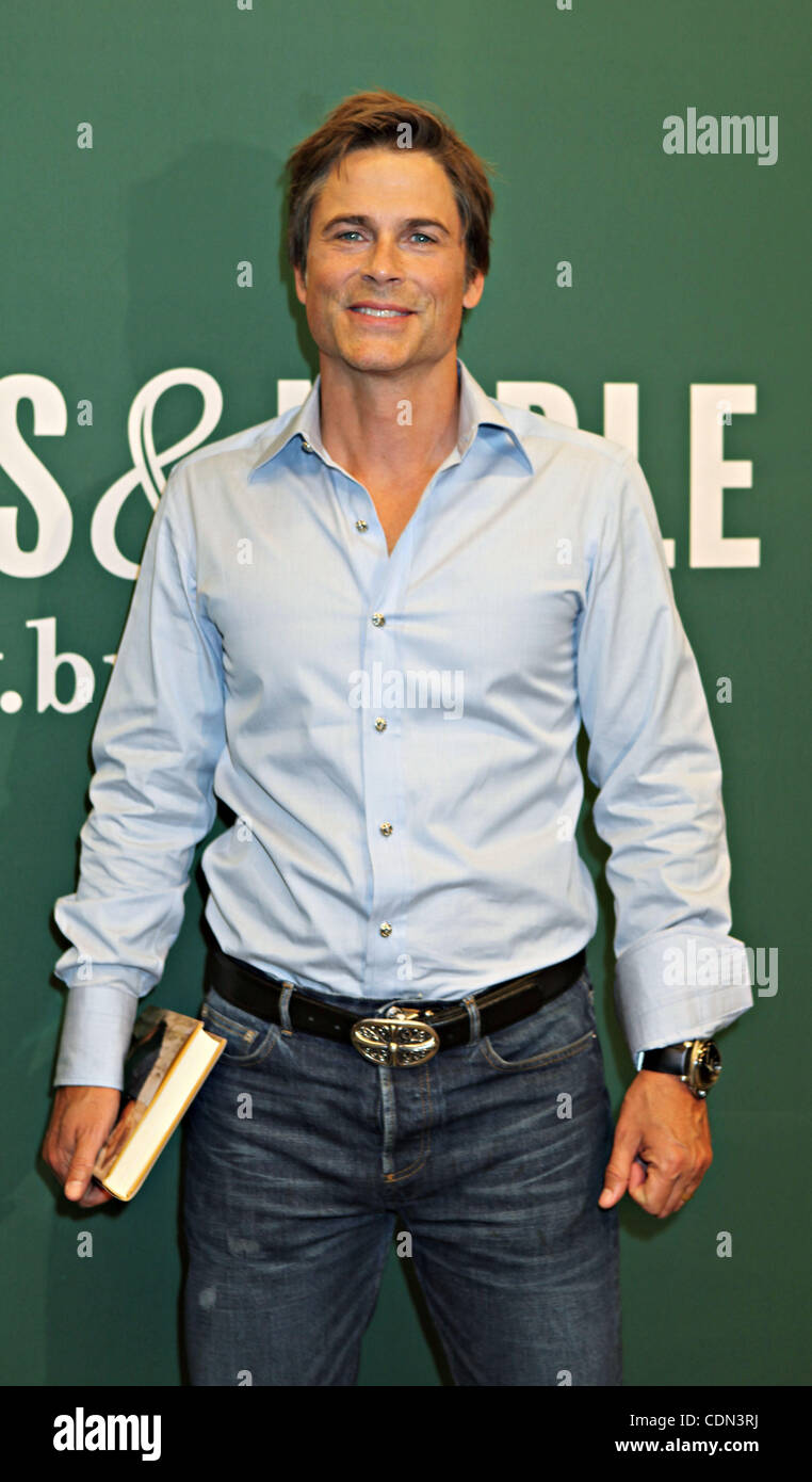 Apr 29, 2011 - Los Angeles , California, USA - ROB LOWE attends the ...