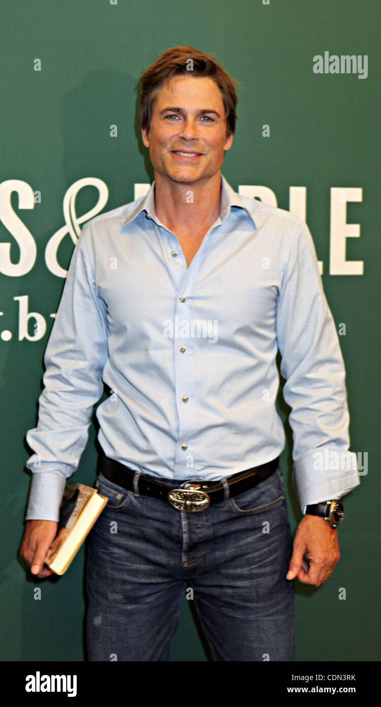 Apr 29, 2011 - Los Angeles , California, USA - ROB LOWE attends the ...